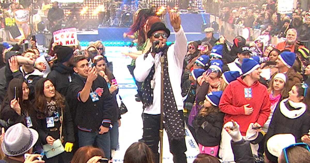 Flo Rida ‘Whistles’ to the plaza crowd