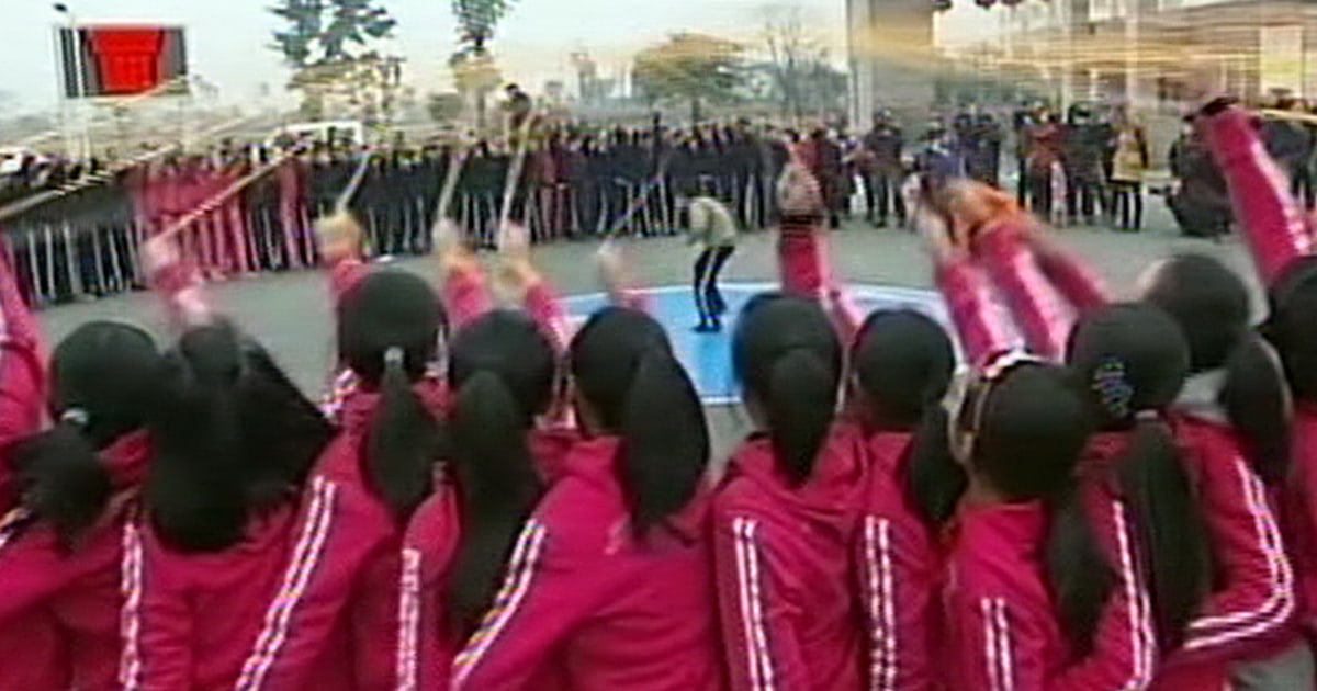 Students in China set jump rope record
