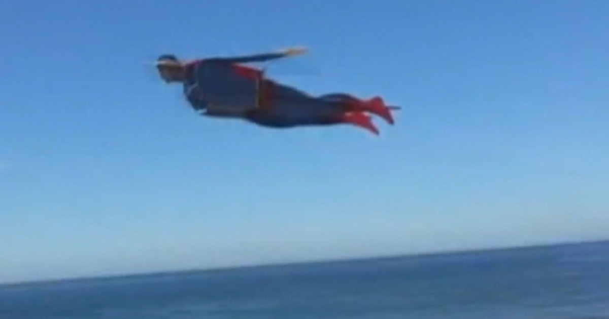 Cyclist: Soaring Superman "even had a cape"