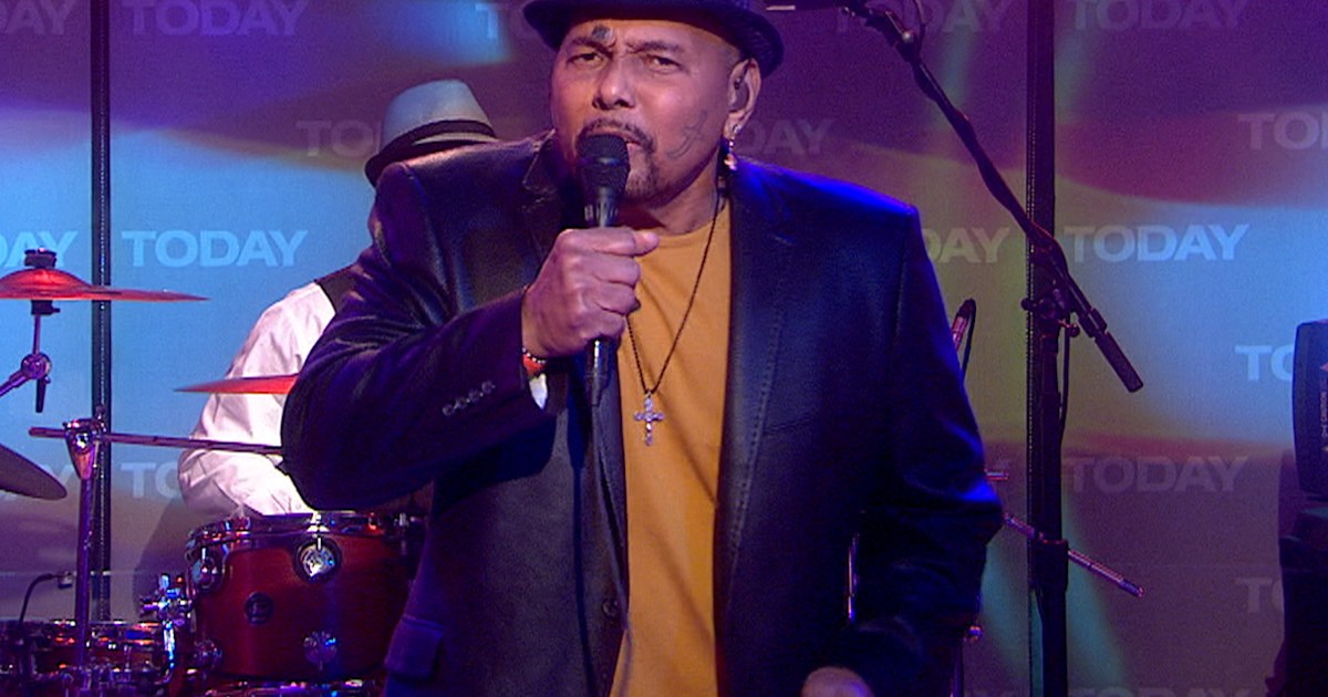 Aaron Neville’s ‘Magic Moment’ melts Hoda, Meredith