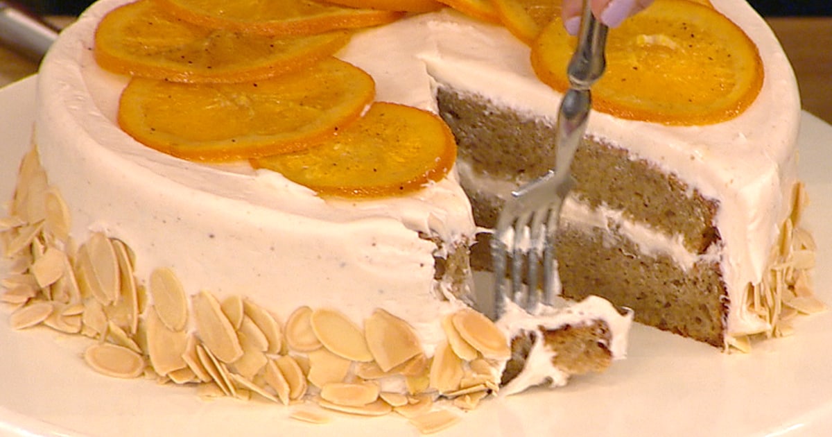 It’s Savannah vs. Seacrest in Sandra Lee cake-off