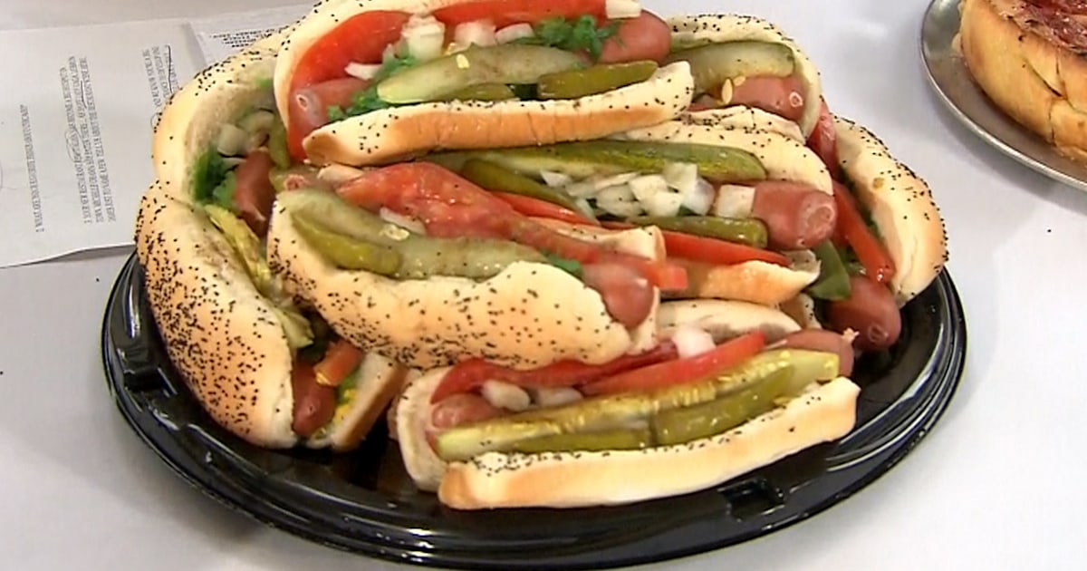 A taste of Chicago: Hot dogs, pizza, popcorn