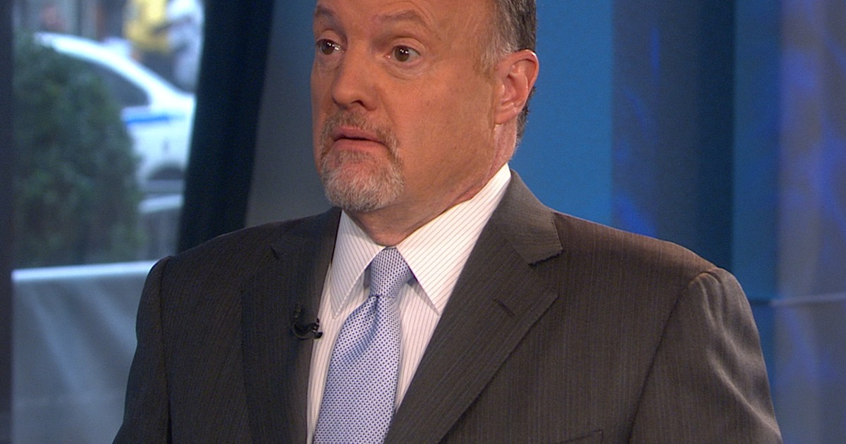 Report: CEO compensation rises as shareholders lose