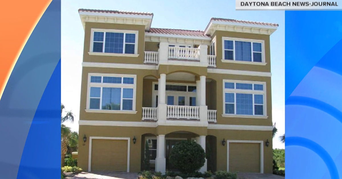 $700K home nightmare: Couple's beach house is built on the wrong lot