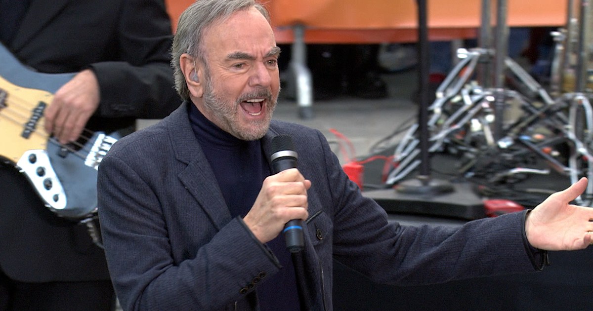 Neil Diamond performs hit song ‘Cracklin’ Rosie’