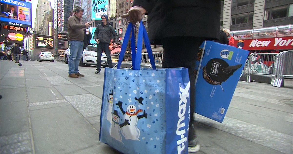 Tips for surviving the final days of holiday shopping