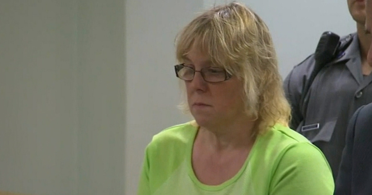 Court docs: Prison worker Joyce Mitchell gave killers blades, chisels ...