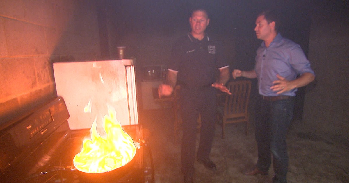 How to put out a grease fire in the kitchen – any why you SHOULD NEVER ...