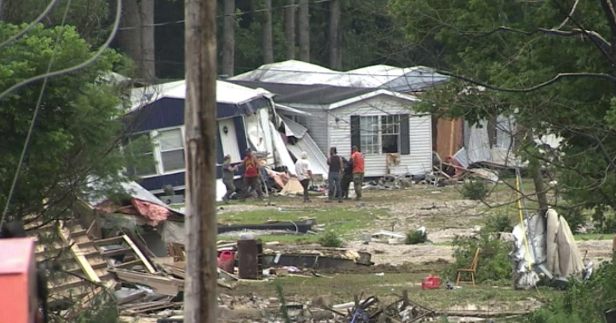 Deadly storms sweep across Midwest
