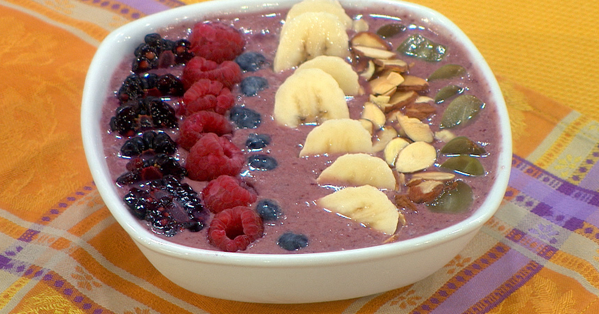 Try a smoothie bowl and break out of your breakfast rut