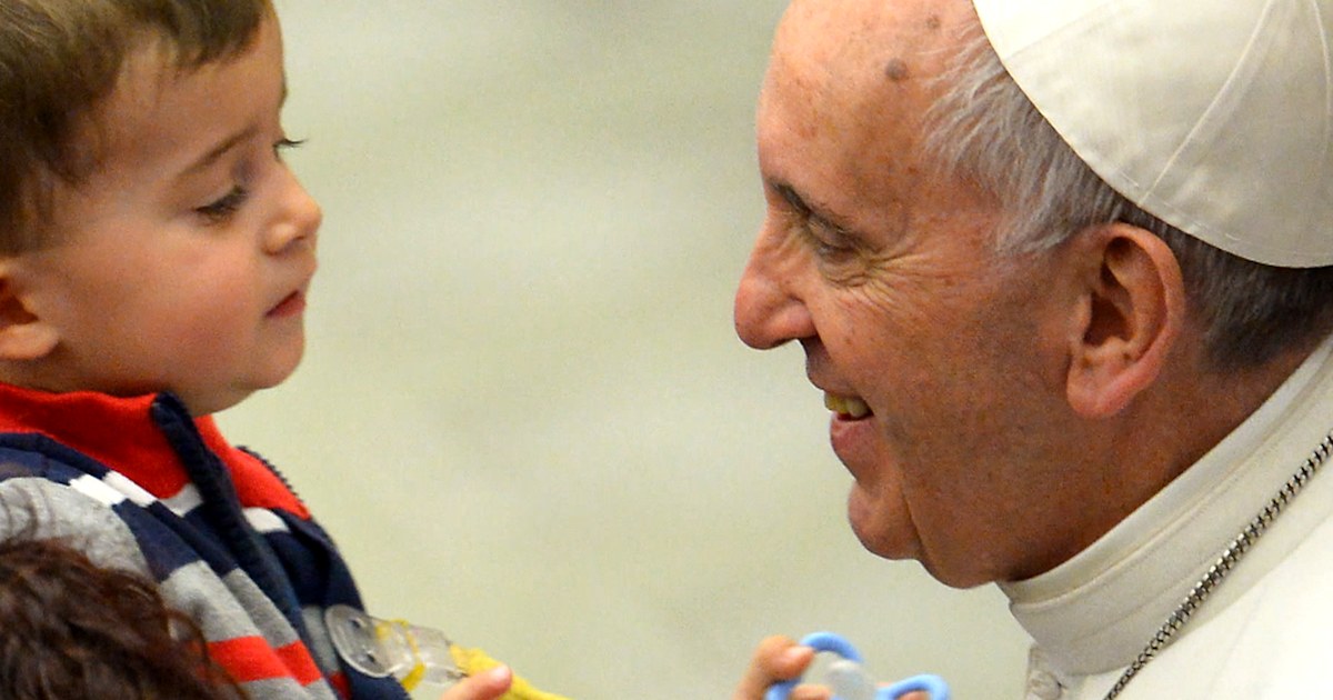 Pope Francis’ simplicity resonates worldwide, Maria Shriver reports