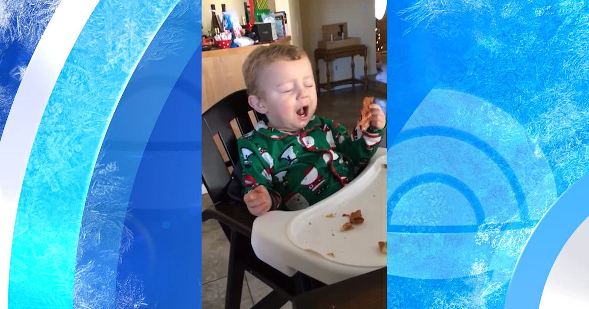 Baby tries bacon for the first time, seems to be (understandably) elated