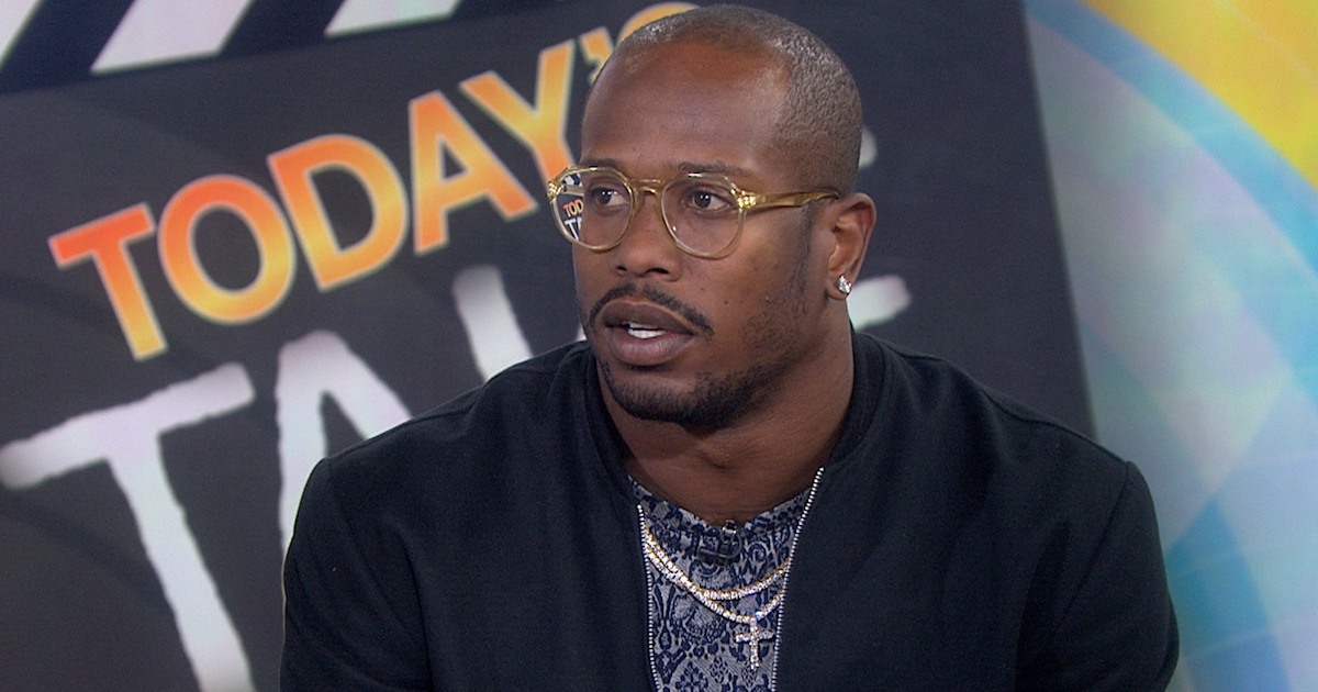Von Miller, Super Bowl MVP, shows off his super fashion sense