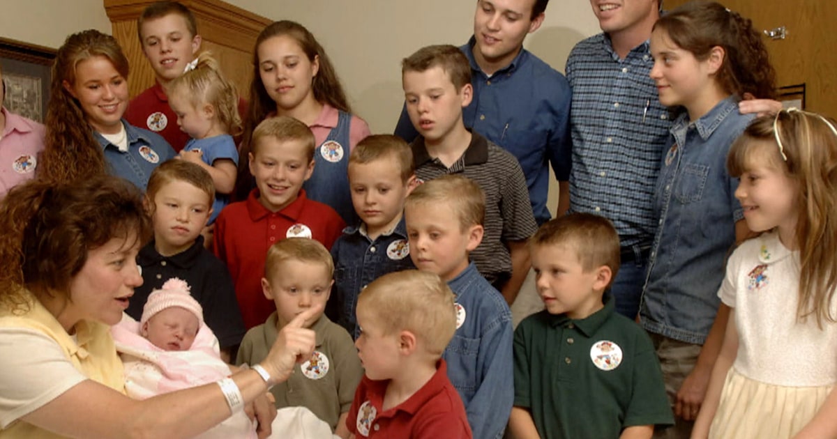 911 was called from outside Duggar home, magazine says