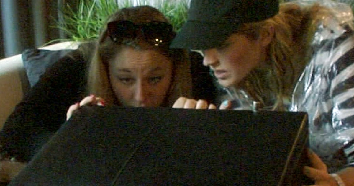 Sara sneaks around NYC on ‘Accomplice’ tour