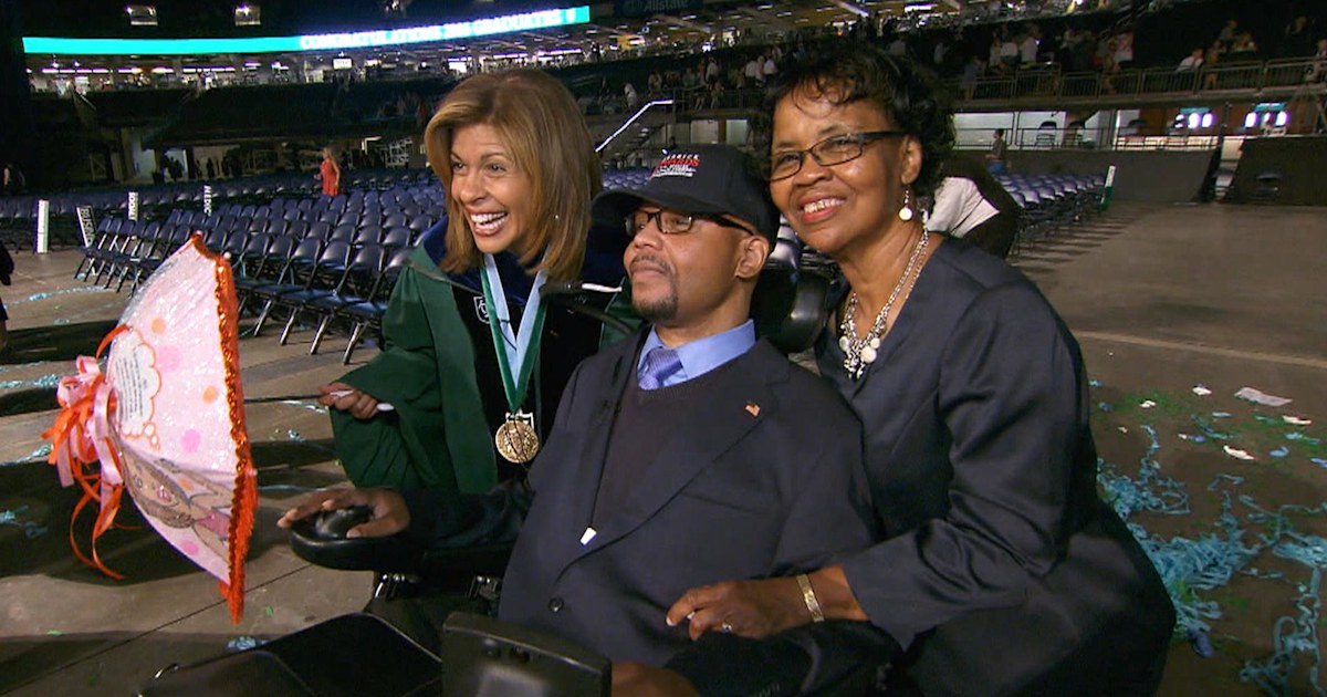 Tulane alum Derrick Edwards an inspiration (including to Hoda) after ...