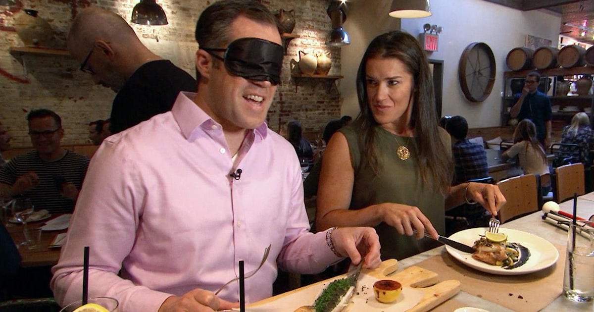 Peter Alexander takes How Eye See It blindfold challenge to support sister