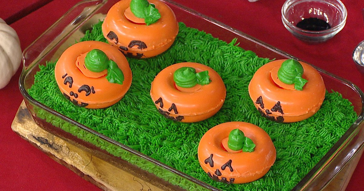 Halloween treat: These zombie brain cupcakes are to die for