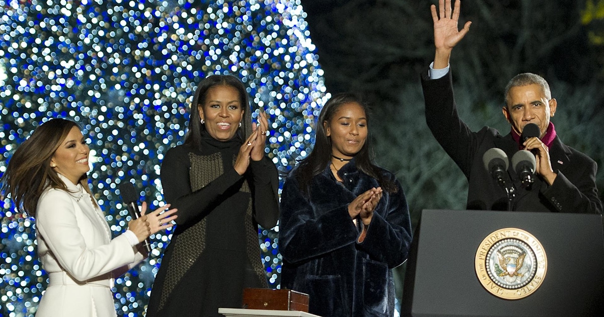 Obama family lights National Christmas Tree for the last time