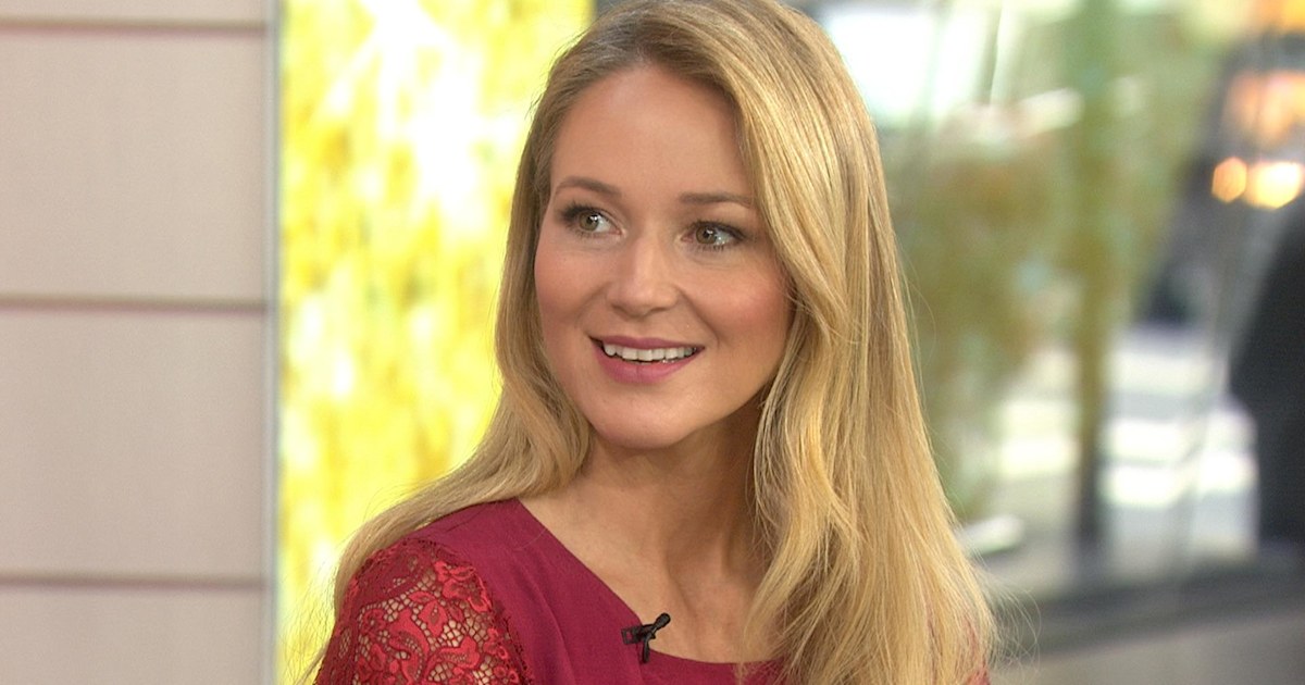 Jewel talks new role in Hallmark movie ‘Framed for Murder’