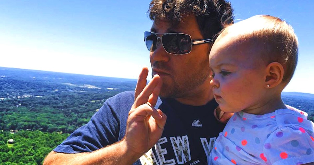 See this dad and daughter beautifully communicate in sign language