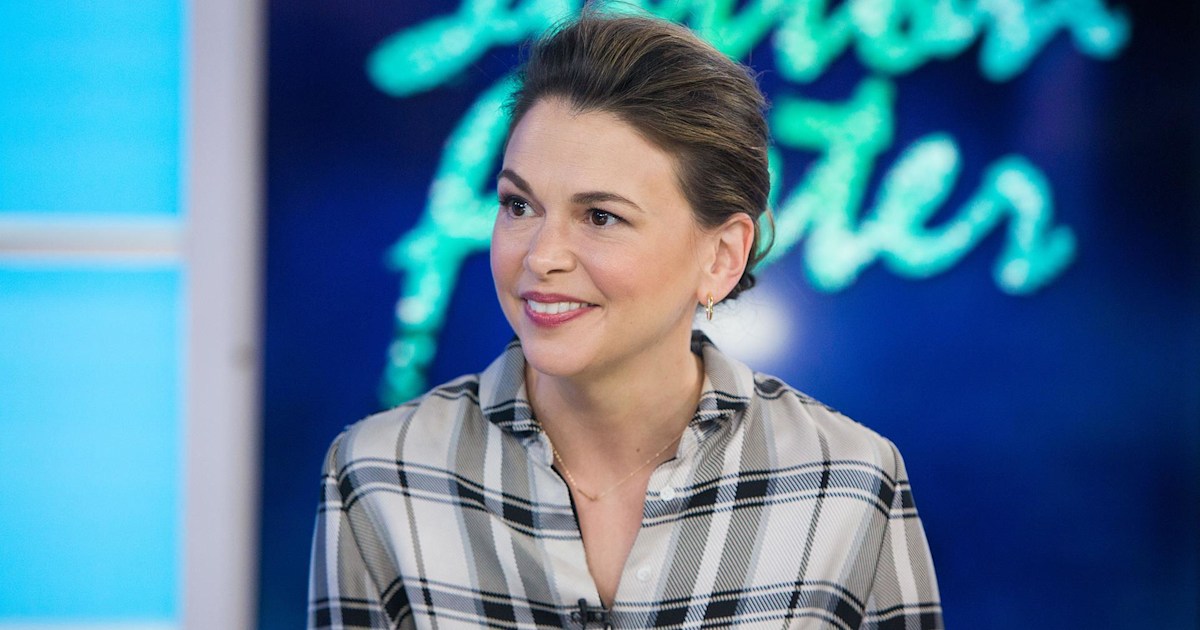 ‘Younger’ star Sutton Foster on fourth season (and adopting a baby)