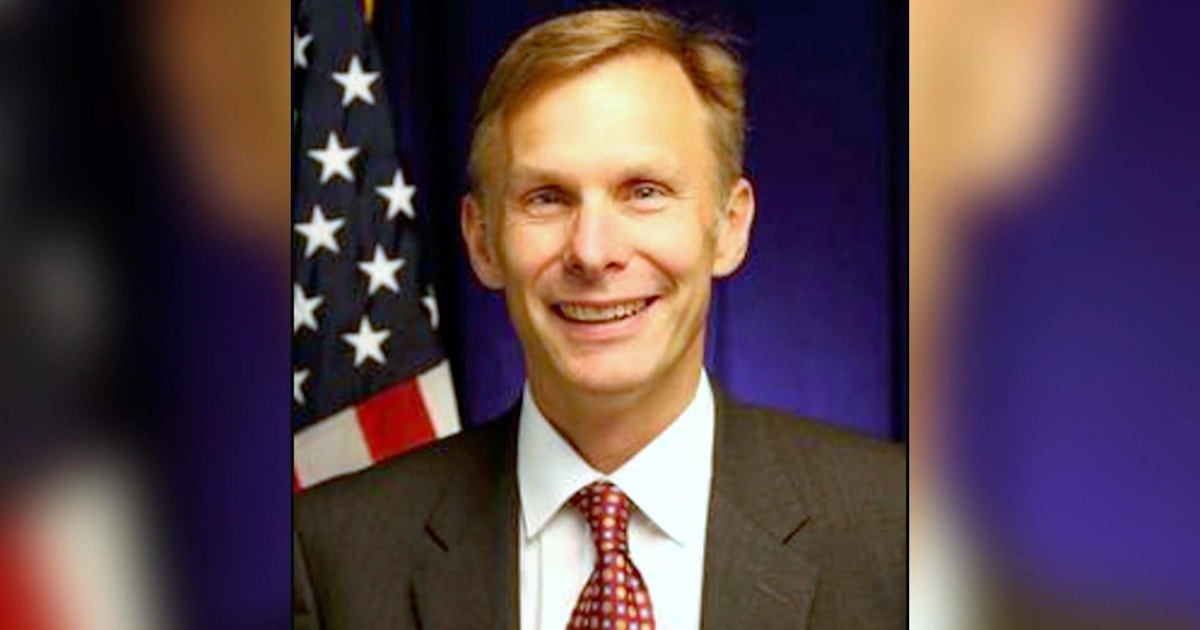 Top American diplomat in China resigns over Paris climate accord pull-out