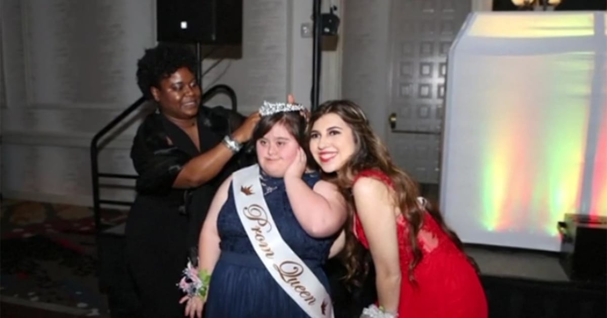Prom queen gives crown to girl with Down syndrome