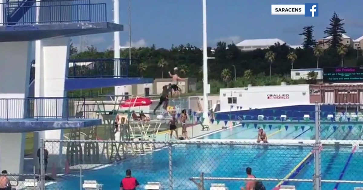 Watch rugby players pass the ball across 10 diving boards