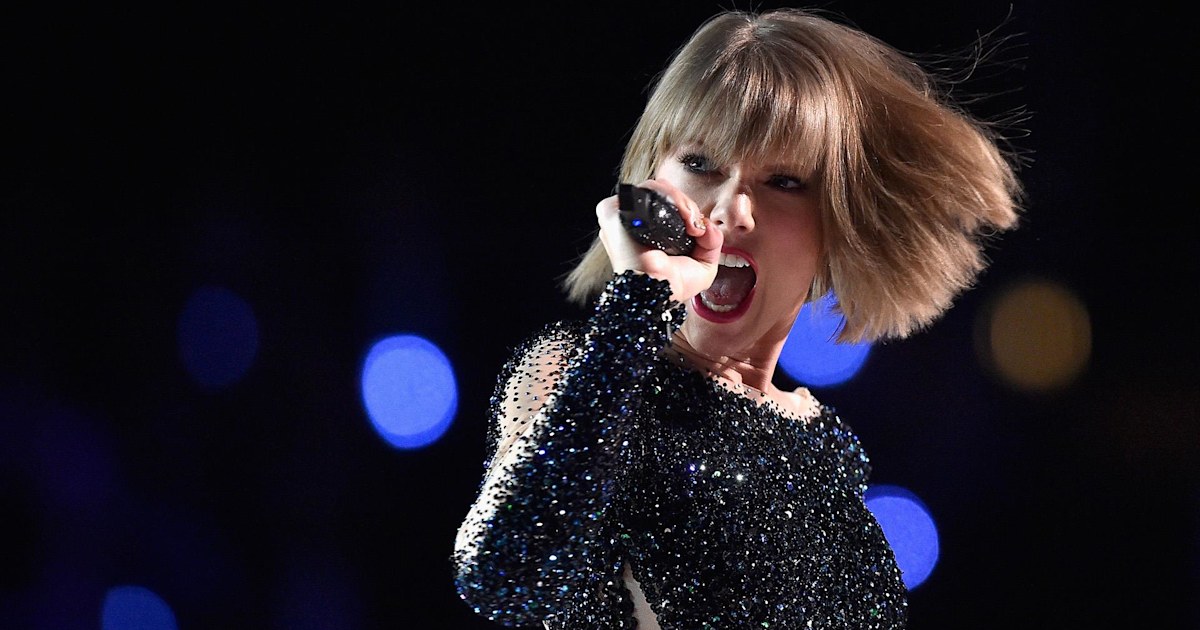 Taylor Swift returns to social media with strange snake video