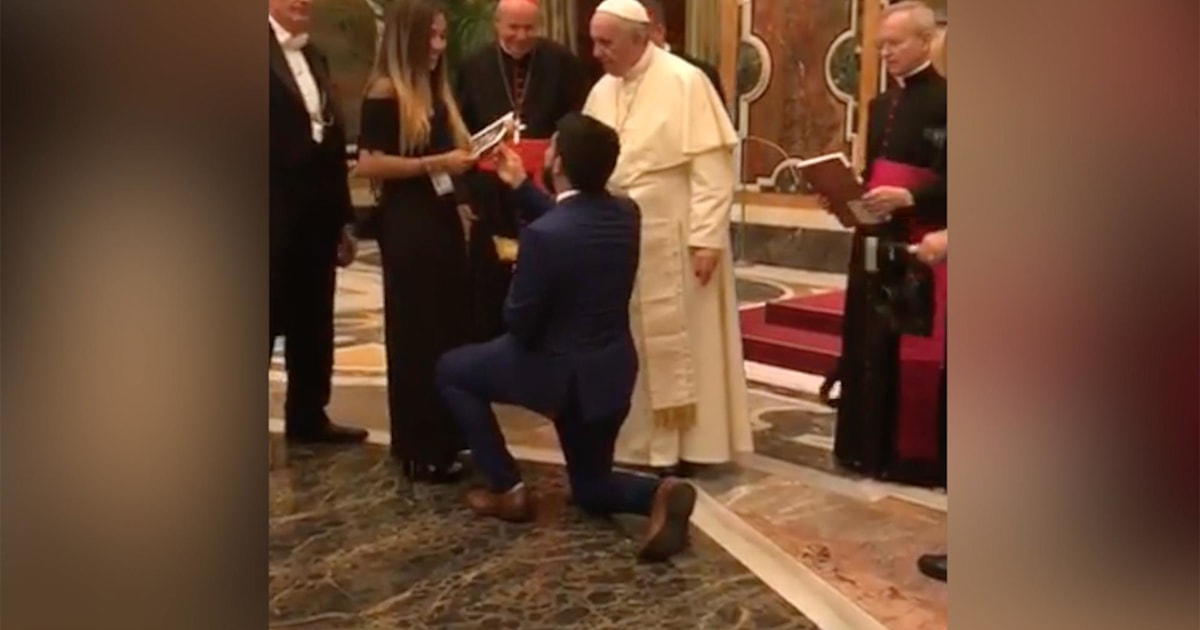 Man pops question to girlfriend at Vatican ... in front of the pope