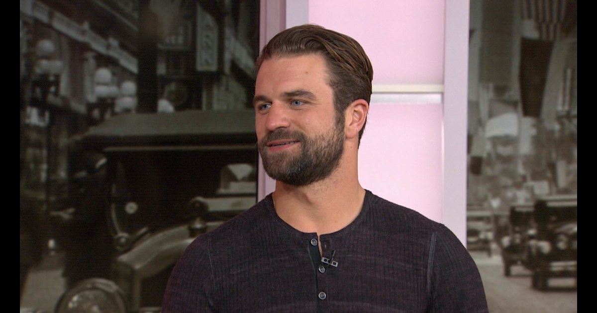 Milo Gibson (son of Mel) talks about playing Al Capone in ‘Gangster Land’