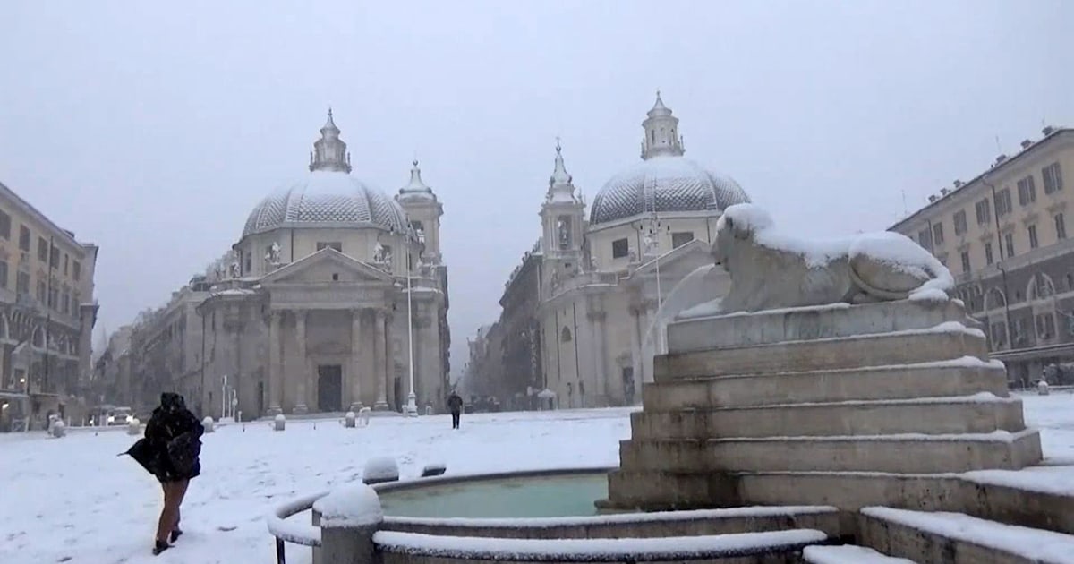 Snowfall in Rome closes schools, disrupts air travel