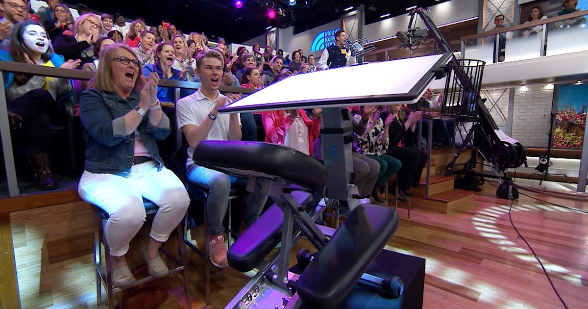 Megyn Kelly audience members receive The Edge kneeling desks