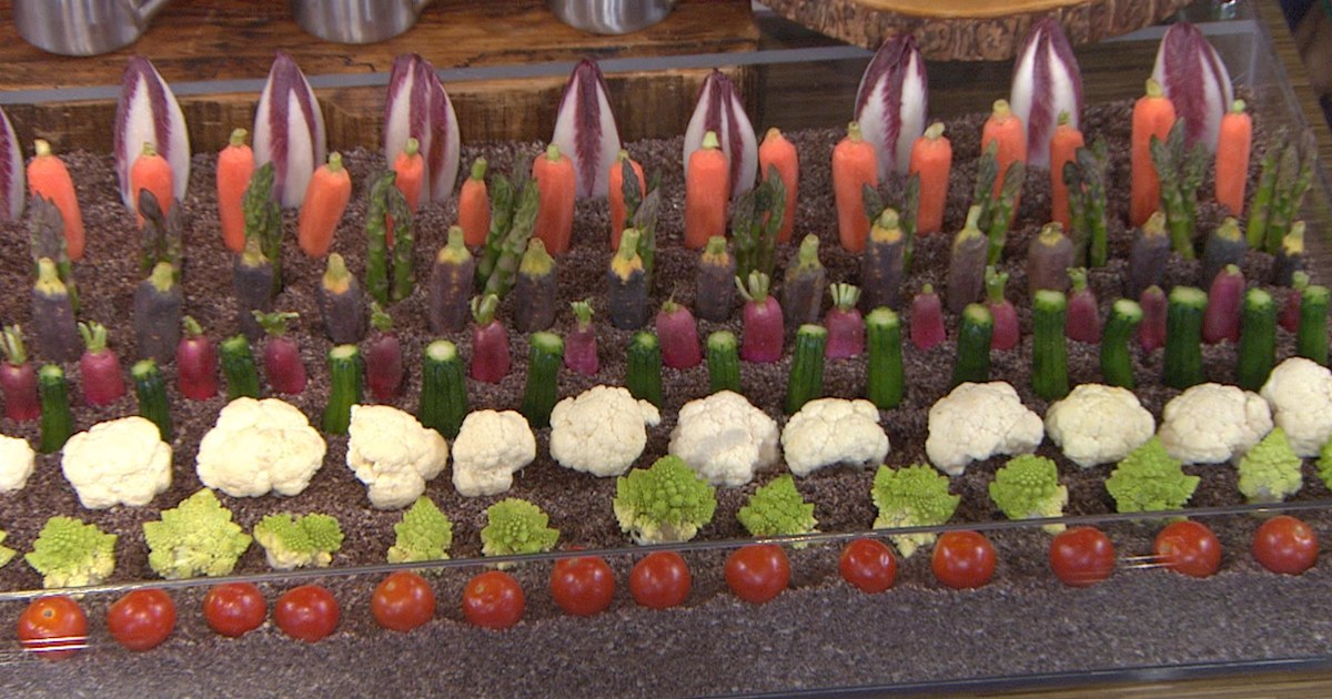 How to make an edible centerpiece for your holiday table