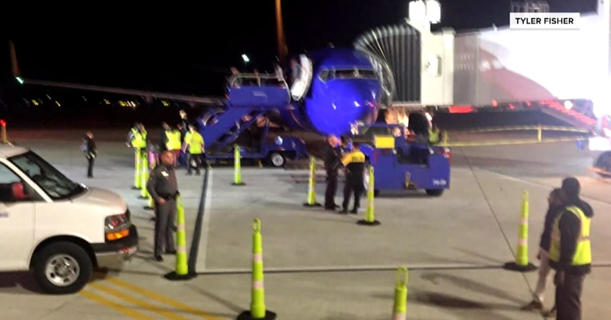 Jetway collapses at BWI airport, injuring 6