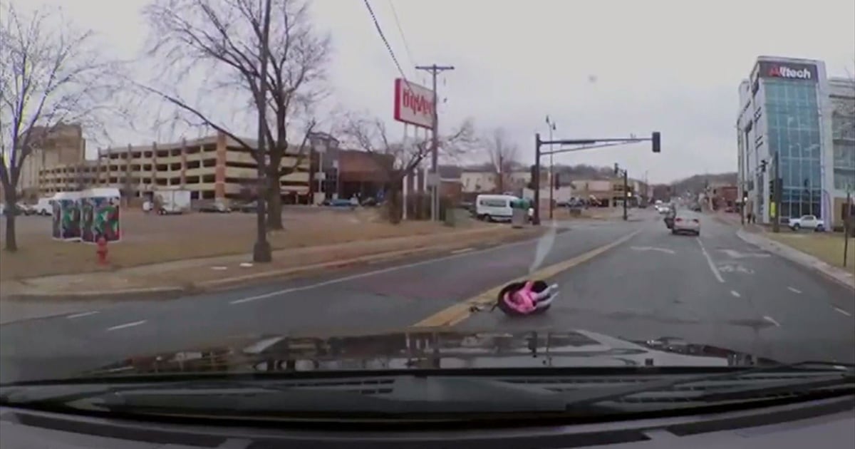 Frightening video shows toddler falling from moving car in Minnesota