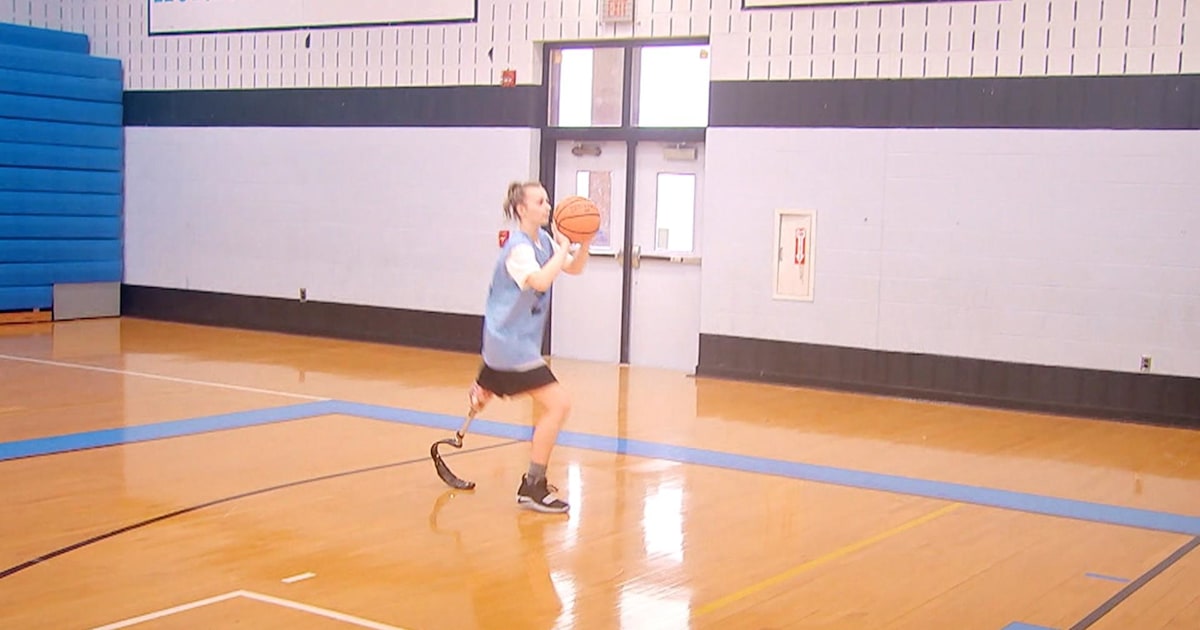 Leg amputee perseveres to become varsity basketball star
