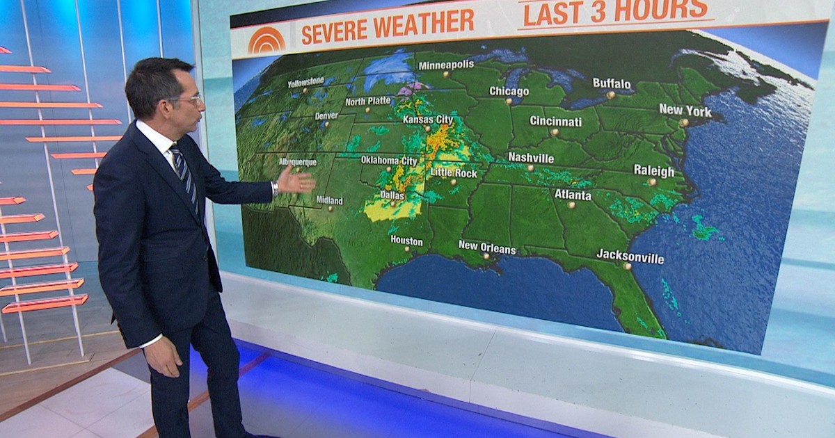 Dangerous weekend winter storm expected to bring snow, hail, tornadoes