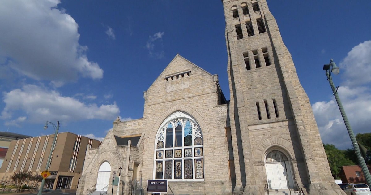 US church attendance at all-time low, study finds