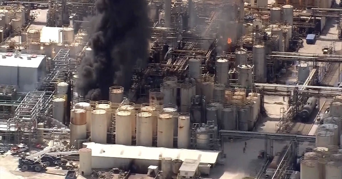 Fire erupts at 2nd Texas chemical plant in 3 weeks
