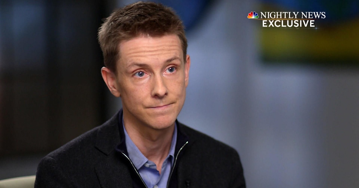 Facebook co-founder calls on government to break up tech giant