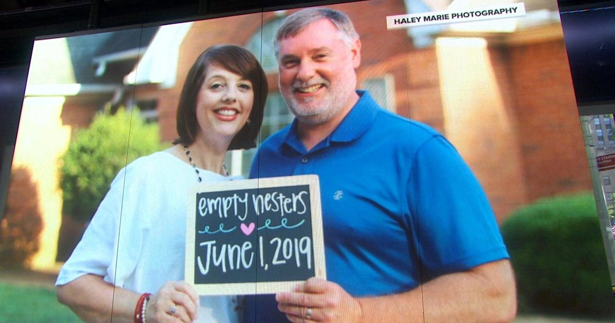 Parents have fun photo shoot to celebrate being empty nesters