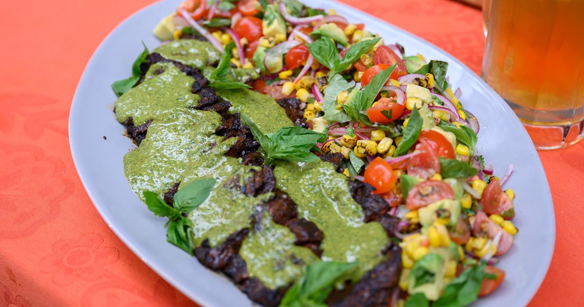 BBQ recipes: Bobby Flay and Michael Symon make steak 2 ways