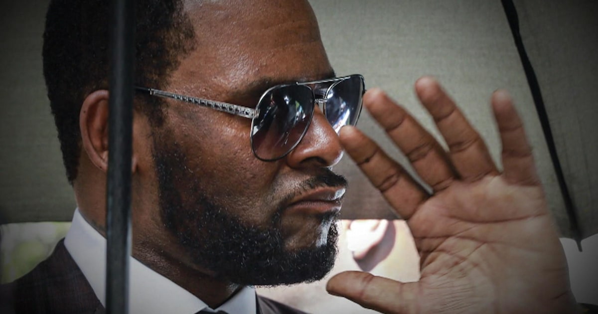 R. Kelly arrested on federal sex crime charges