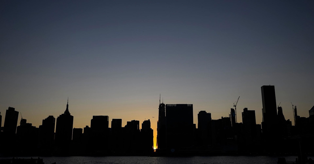 NYC blackout: Power back on after parts of Manhattan go dark