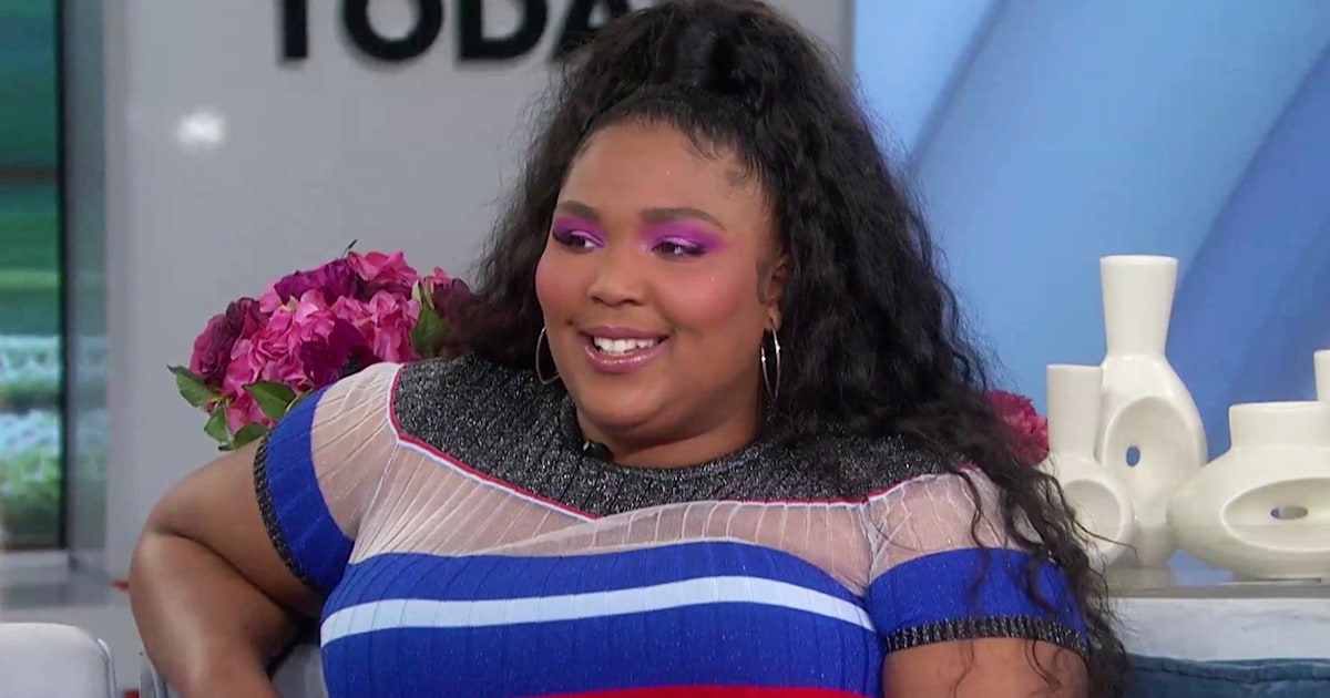 Lizzo reacts to Hillary Clinton’s tweet to her