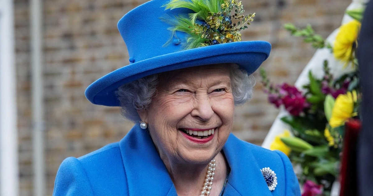 Queen Elizabeth’s dressmaker has a revealing new book: A first look