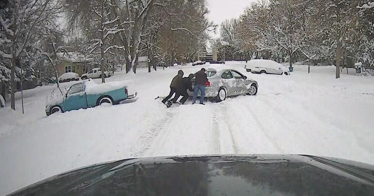 Snowstorm hits upper Rockies and Midwest, icing roads