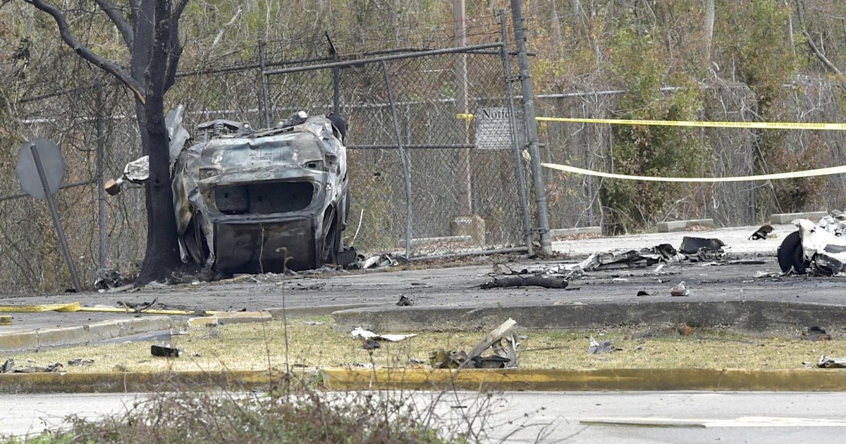 Plane crash in Louisiana kills 5, including sports reporter